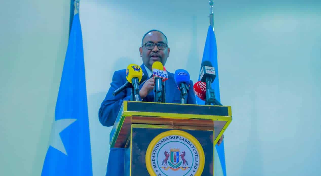 Madaxweyne Deni oo ka hadlay sababta uu ku diiday saxiixa War ...