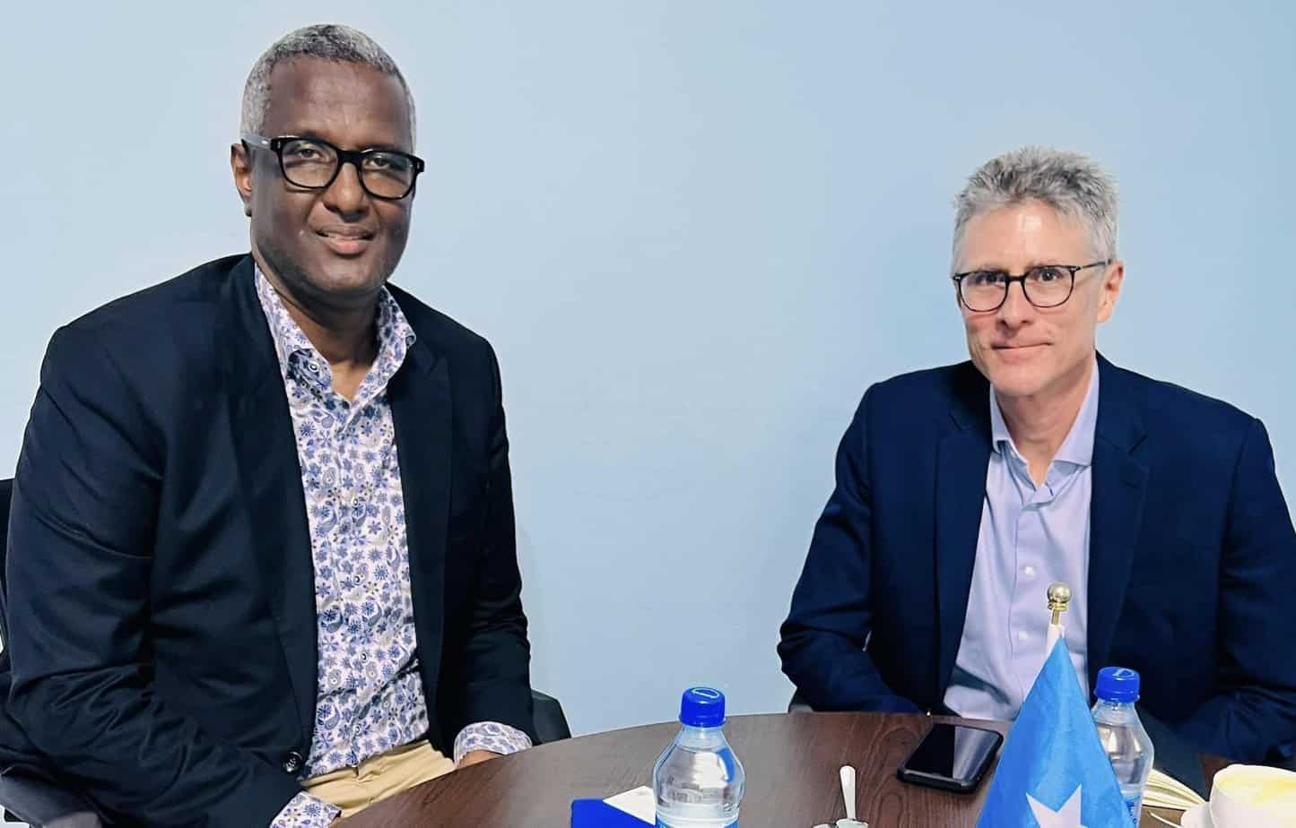 Maxay ka Wada hadleen Ergayga Gurmadka Abaaraha & ku xigeenka Safiirka ...