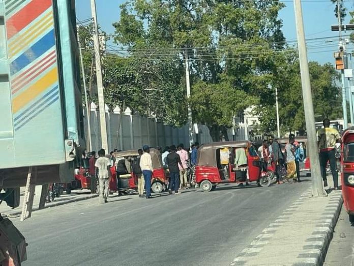 Darawal Mooto Bajaaj oo lagu dilay Magaalada Muqdisho | Radio Risaala ...