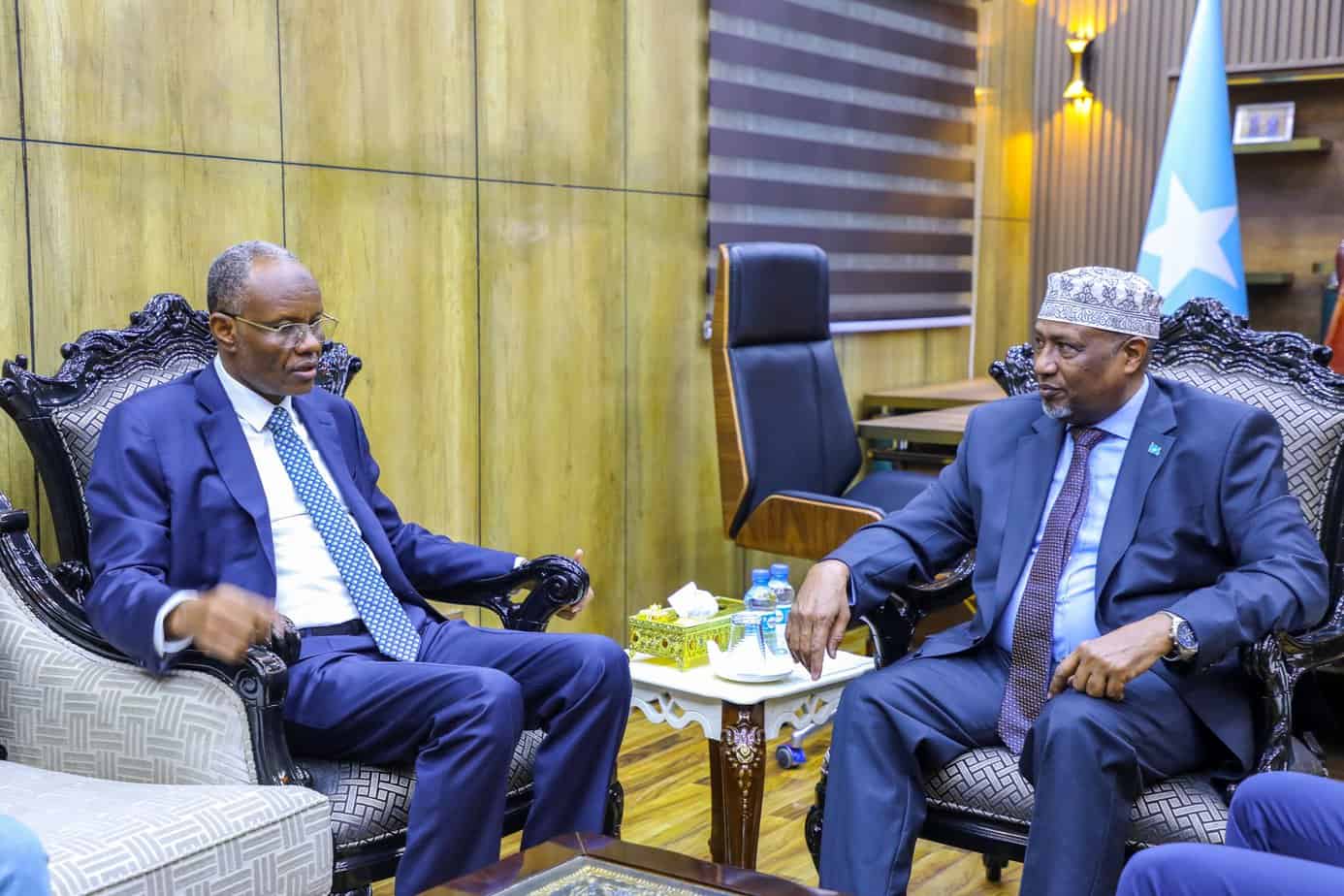 Maxay ka wada hadleen Guddoomiye Aadan Madoobe iyo Madaxweynaha Koonfur Galbeed? - Radio Risaala ...