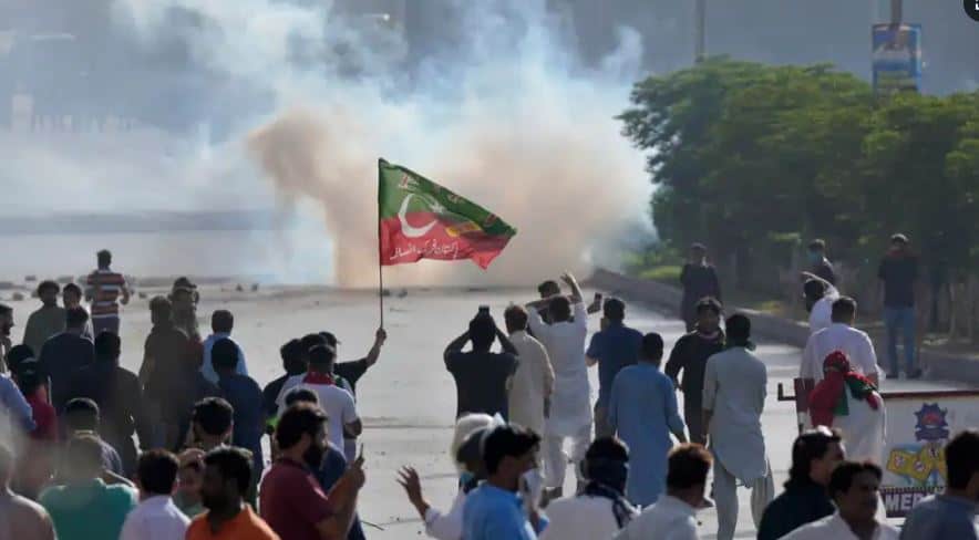 Maxkamad xukuntan in Millateriga loo gacangeliyo taageerayaasha Imran ...