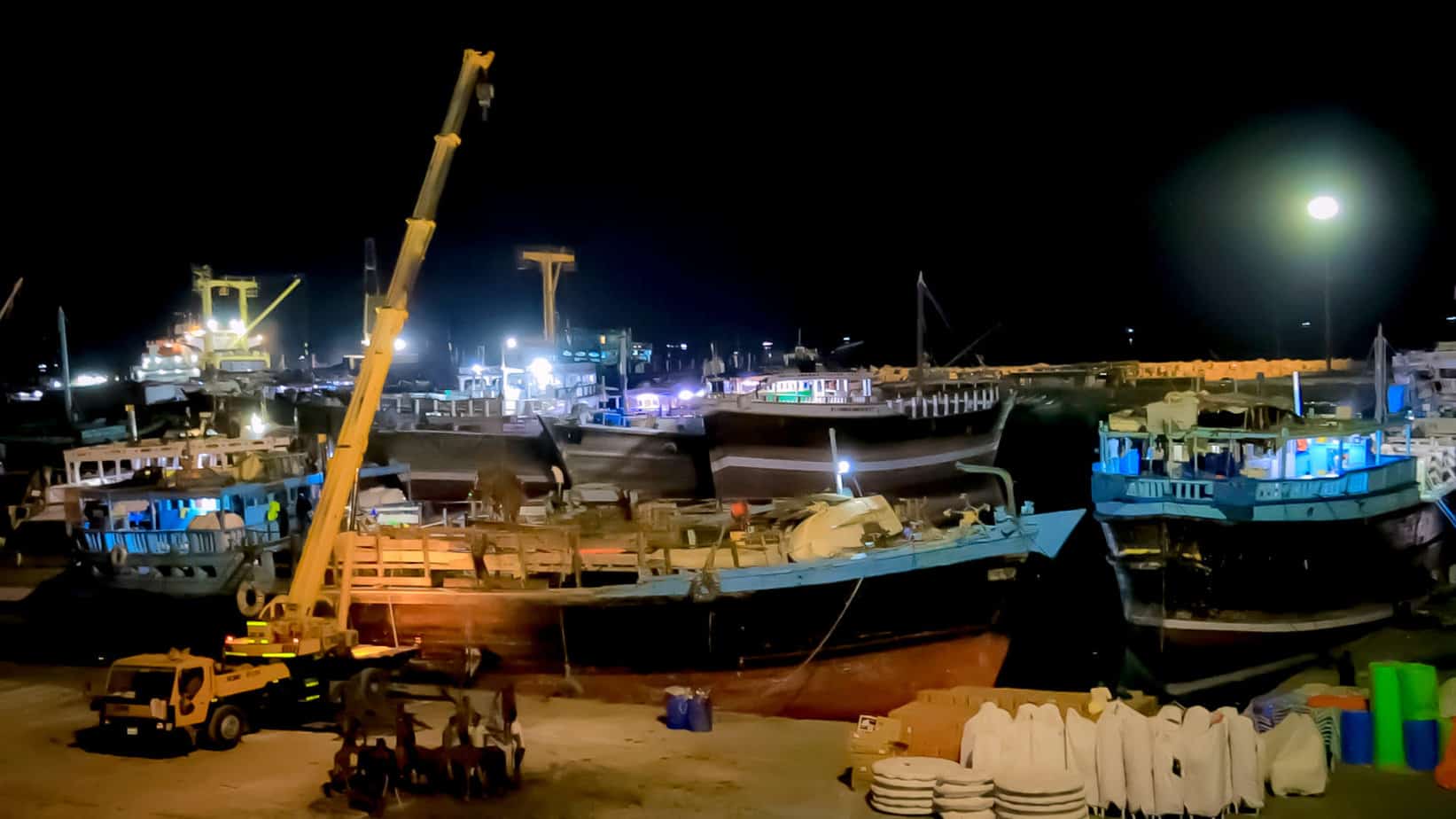 SAWIRO:-Puntland oo Xoolo farabadan ka dhoofisay dekadda Magaalada ...