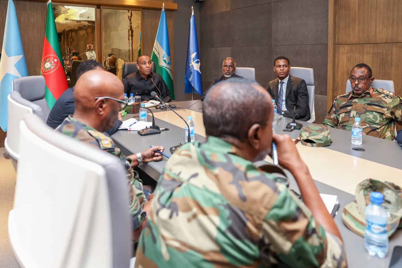 Ra'iisal Wasaare Xamse oo kulan la qaatay Saraakiil ka tirsan Ciidanka ...