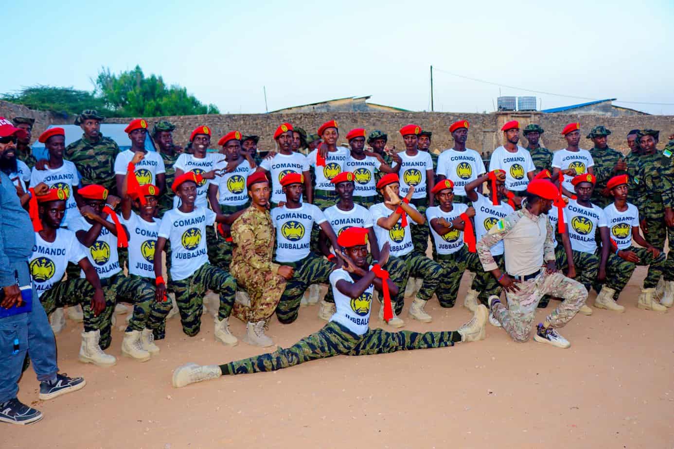 Maamulka Jubbaland oo soo bandhigay Ciidamo ka qeyb qaadanaya sugida amniga Kismaayo - Radio ...