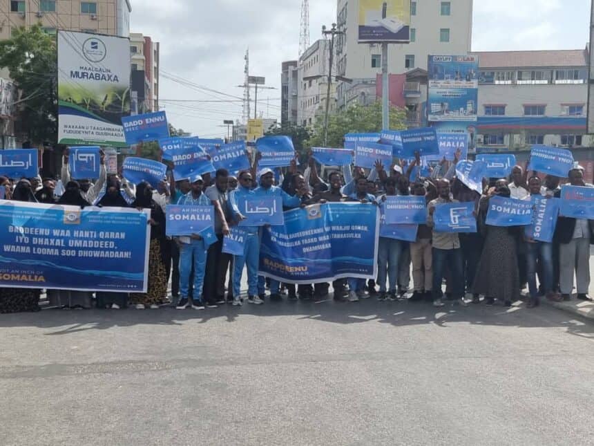 Ra'iisal Wasaare Xamse iyo Madax kale oo ku biiray dibad baxa ka socda ...