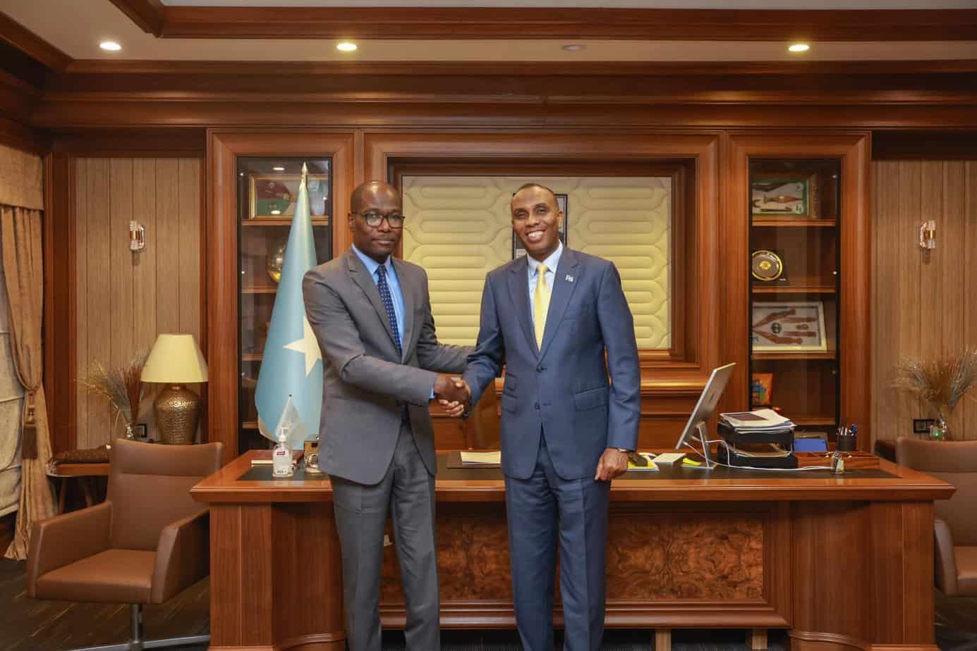 Maxay ka wada hadleen Ra'iisal wasaare Xamse & Safiirka Sacuuduga u ...