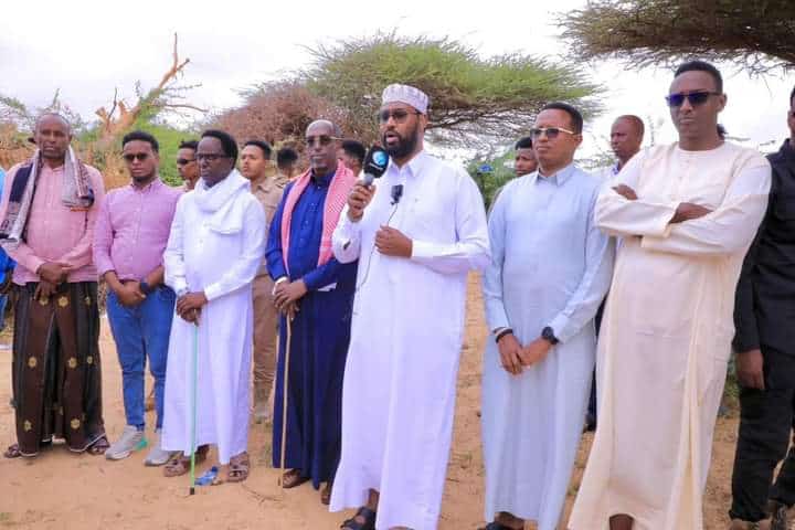 Guddoomiye Madaale oo booqday Saldhigii qaraxa lagu weeraray - Radio ...