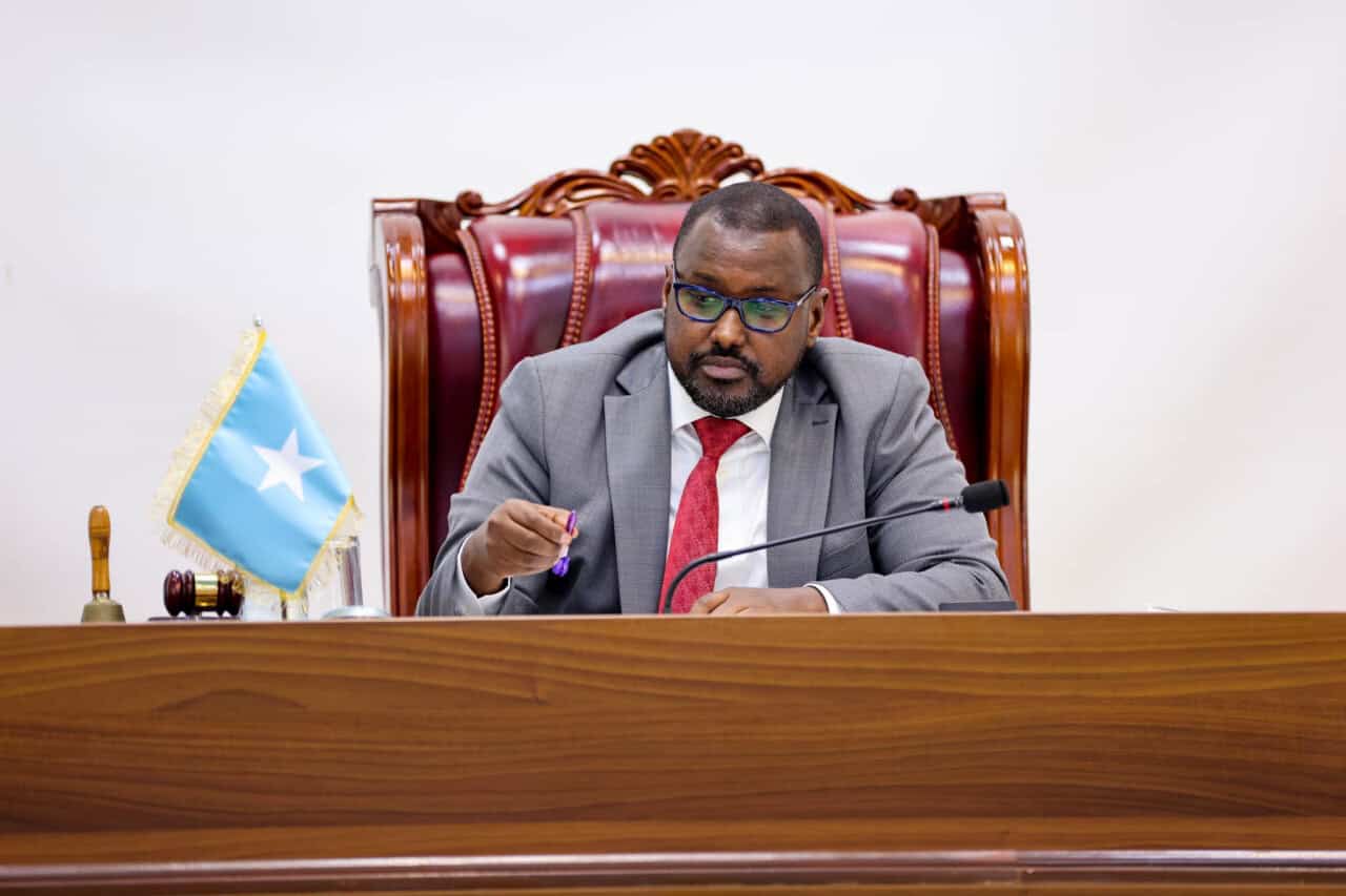 Kulankii Golaha Shacabka oo Maanta kooram la’aan u baaqday iyo digniin ...