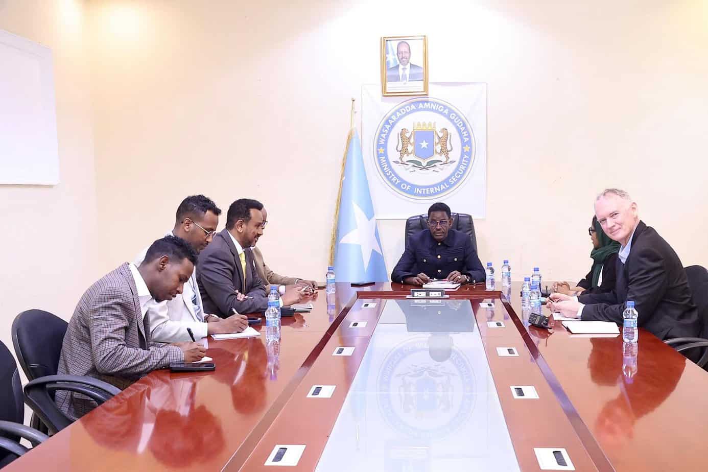 Maxay ka wadahadleen wasiir Fartaag iyo wafdiga Q.M. - Radio Risaala ...